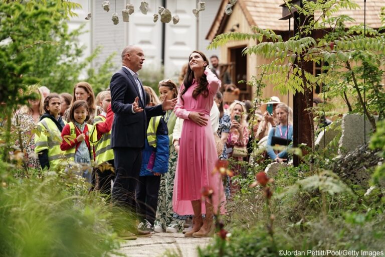 The Princess Brings Back ME + EM Dress for Chelsea Flower Show Picnic ...