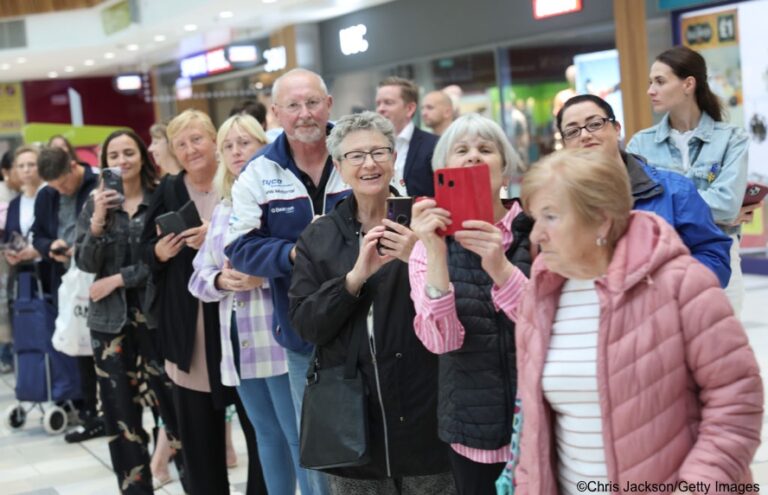 The Princess Wears Cefinn and Sézane for Ukraine Community Support ...