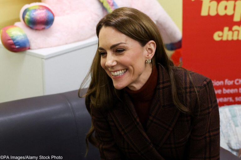 The Princess Mixes New, Old, & Vintage Pieces for Prison Visit UPDATED ...